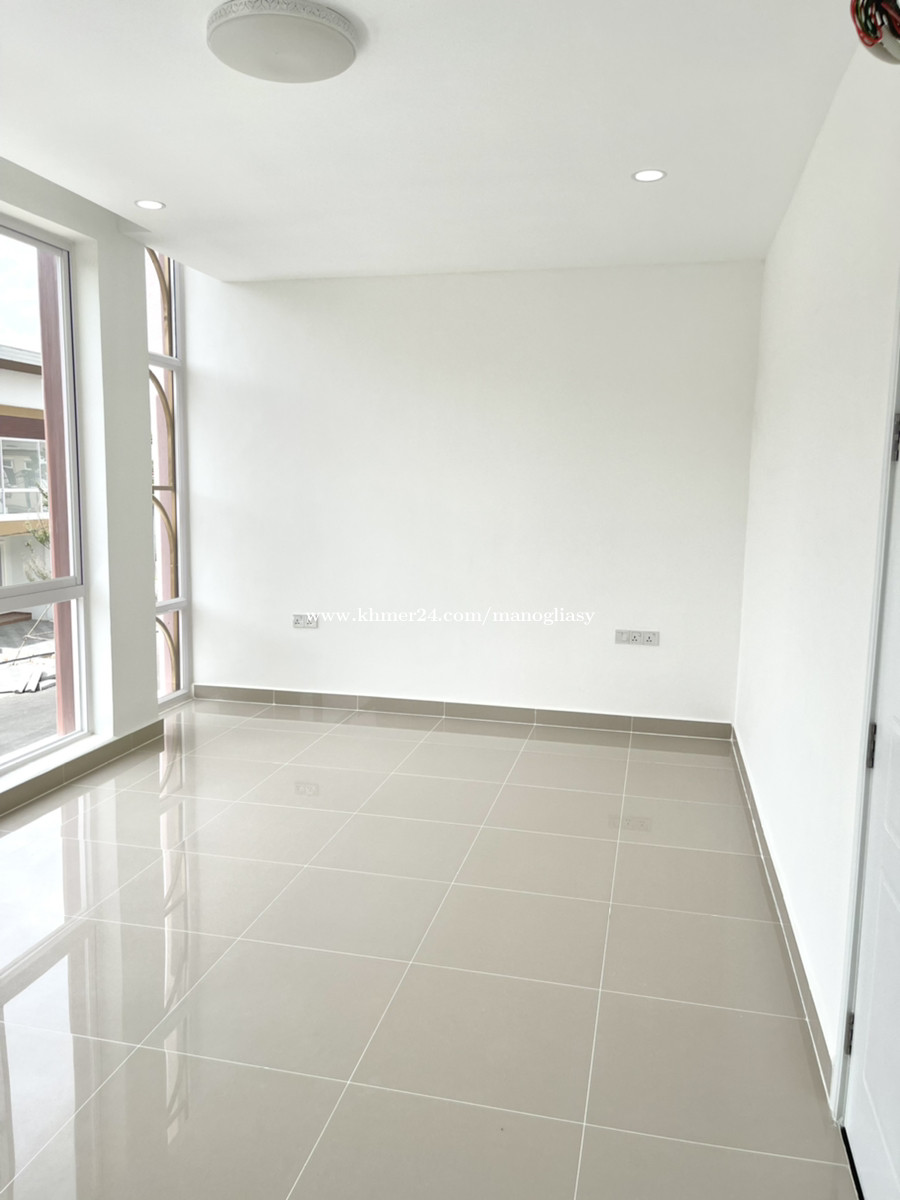 វីឡាកូនកាត់សាគូរ៉ា នៅក្នុងបុរីអរគីដេ 6A (Orkide the Botanic City 6A ...