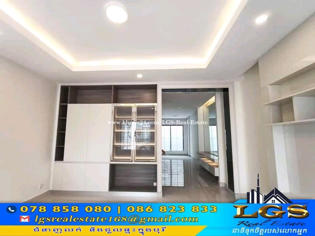 🏠វីឡាកូនកាត់ LA សម្រាប់លក់ នៅក្នុងគំរោងរ៉ូសវីល តំលៃ $215000.00 ក្នុង និរោធ, ច្បារអំពៅ, ភ្នំពេញ ...