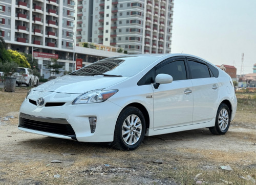 លី អុីង - Khmer24