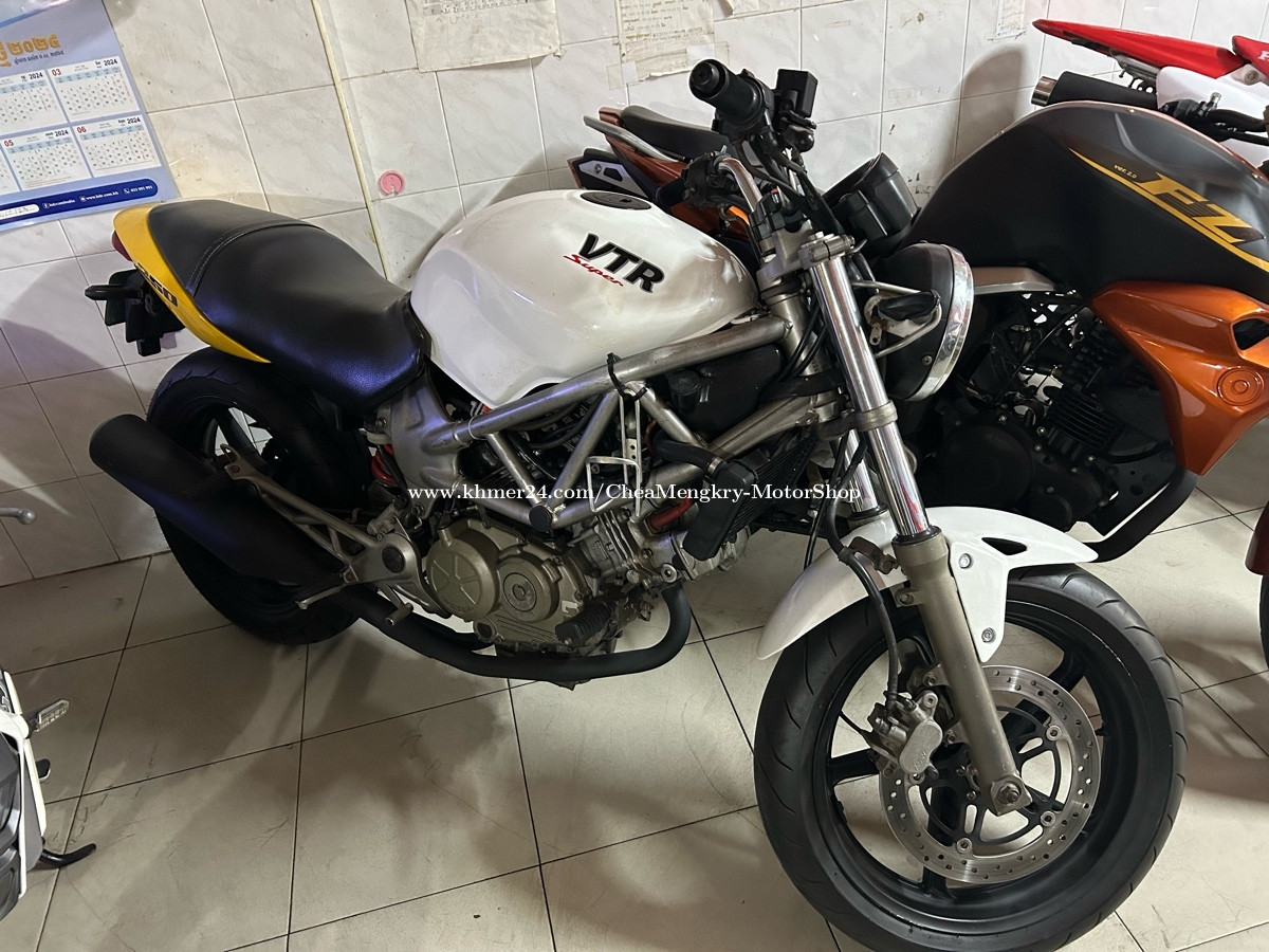 Honda VTR 250cc Japan 100% មានពន្ធកាតគ្រី Price $1180.00 in Boeng Prolit, Cambodia - sok hen ...