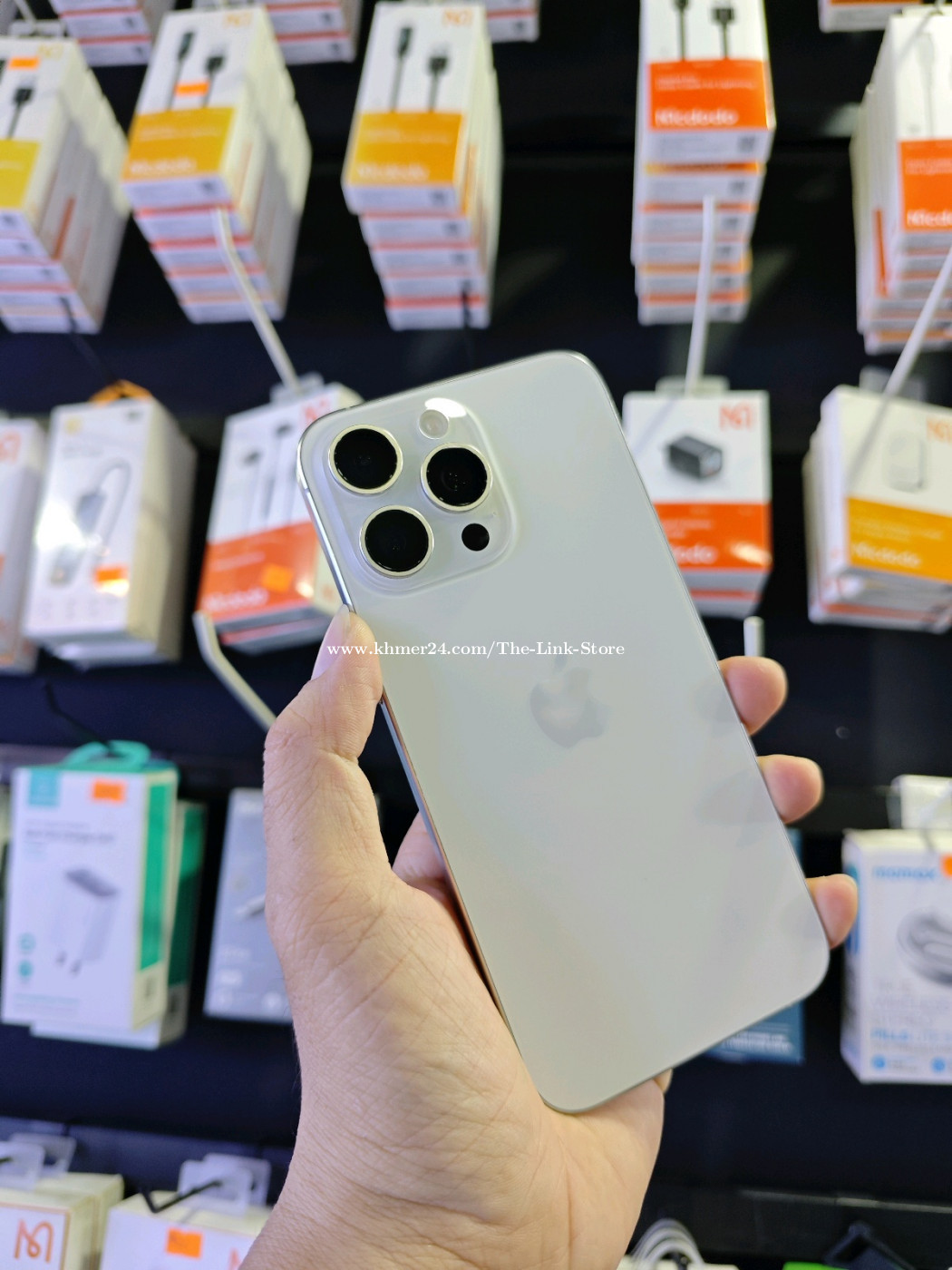 Iphone 15ProMax ZA 512G New 98% Full Box price $1049.00 in Kouk Khleang ...