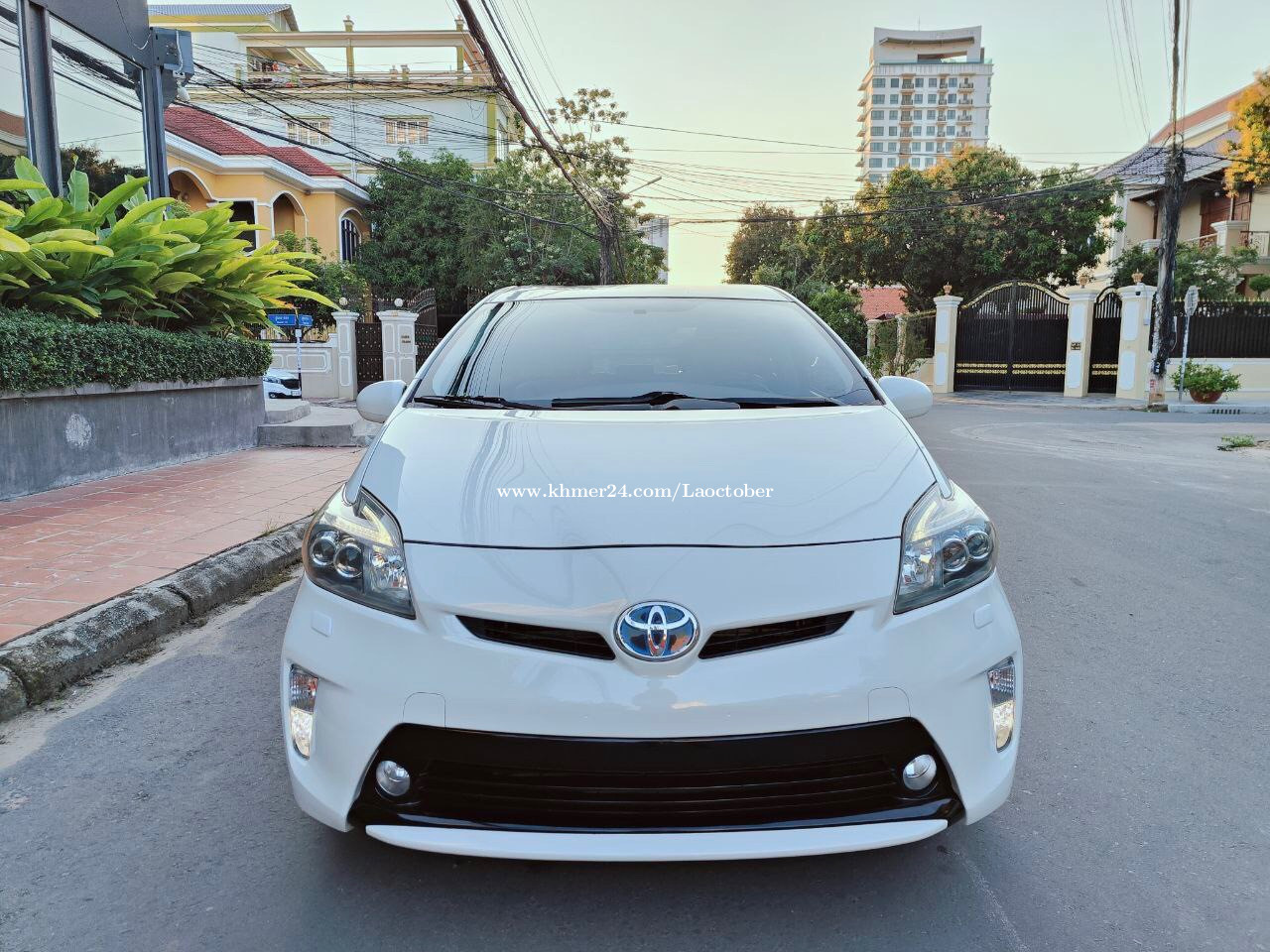 Prius 012 options 5 ចង្កៀងគុជ 3 ខាងក្នុងសទឹកដោះគោ សំបុកឃ្មុំហ្សុីន ...