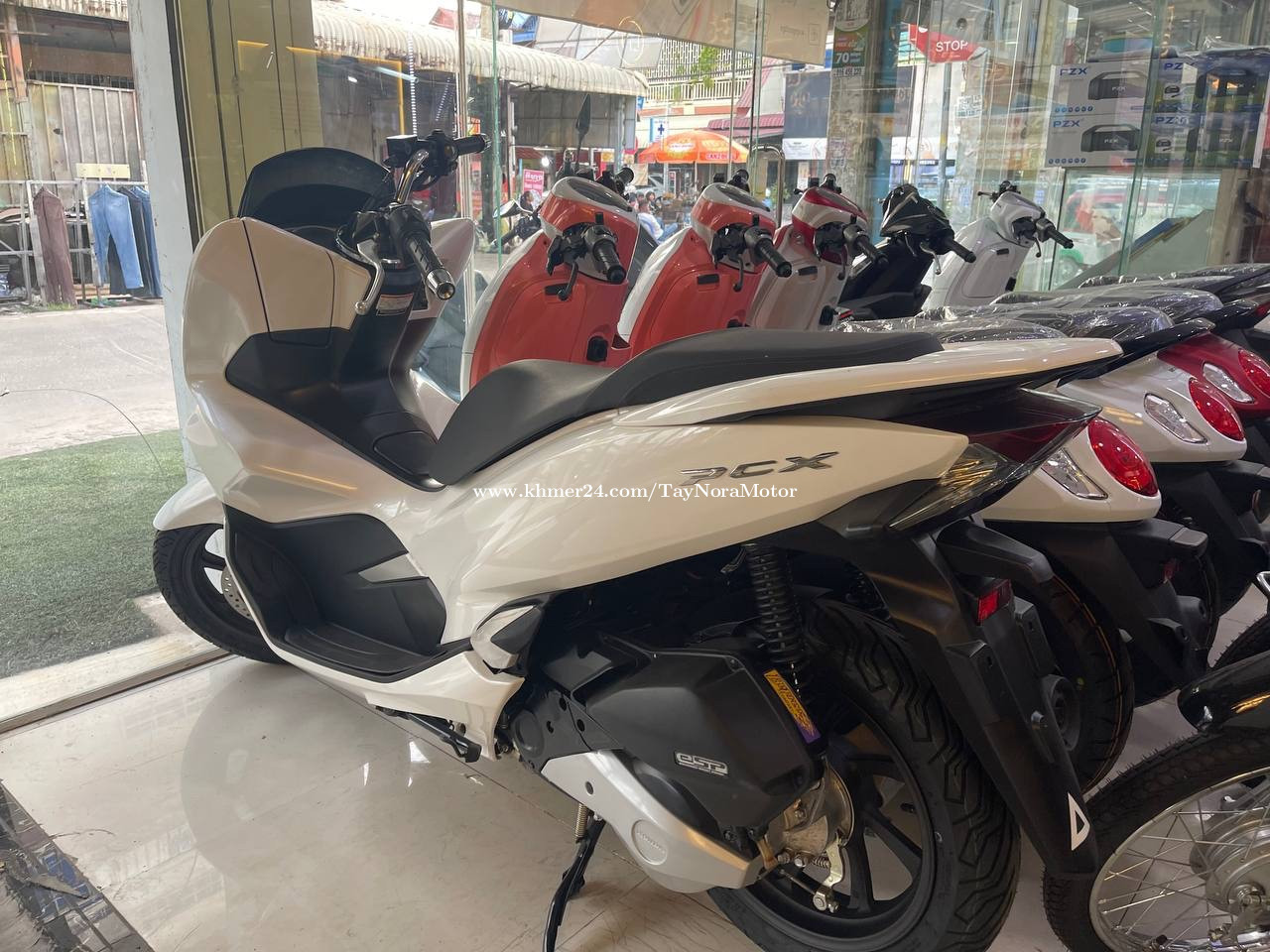 HONDA PCX 2020 125cc 98% ខ្ចី price $2550.00 in Chaom Chau 3, Por ...