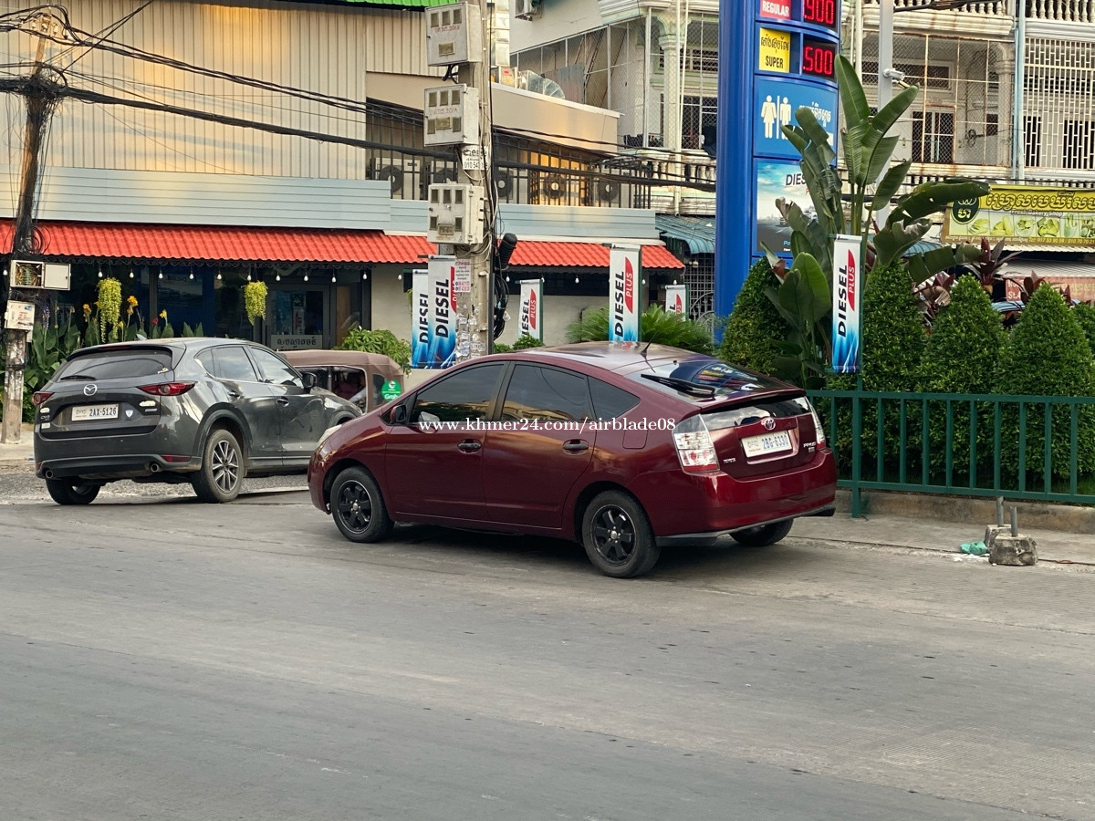 Toyota pruis 2005 half full price $8500.00 in Dangkao, Dangkao, Phnom ...