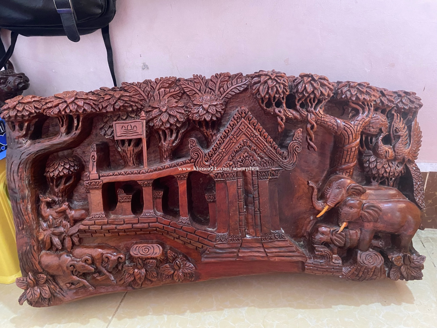 ចម្លាក់គំនូរស្អាត ប្រណិត ប្រភេទឈើធ្នូង price $150.00 in Boeng Kak Muoy, Tuol Kouk, Phnom Penh ...