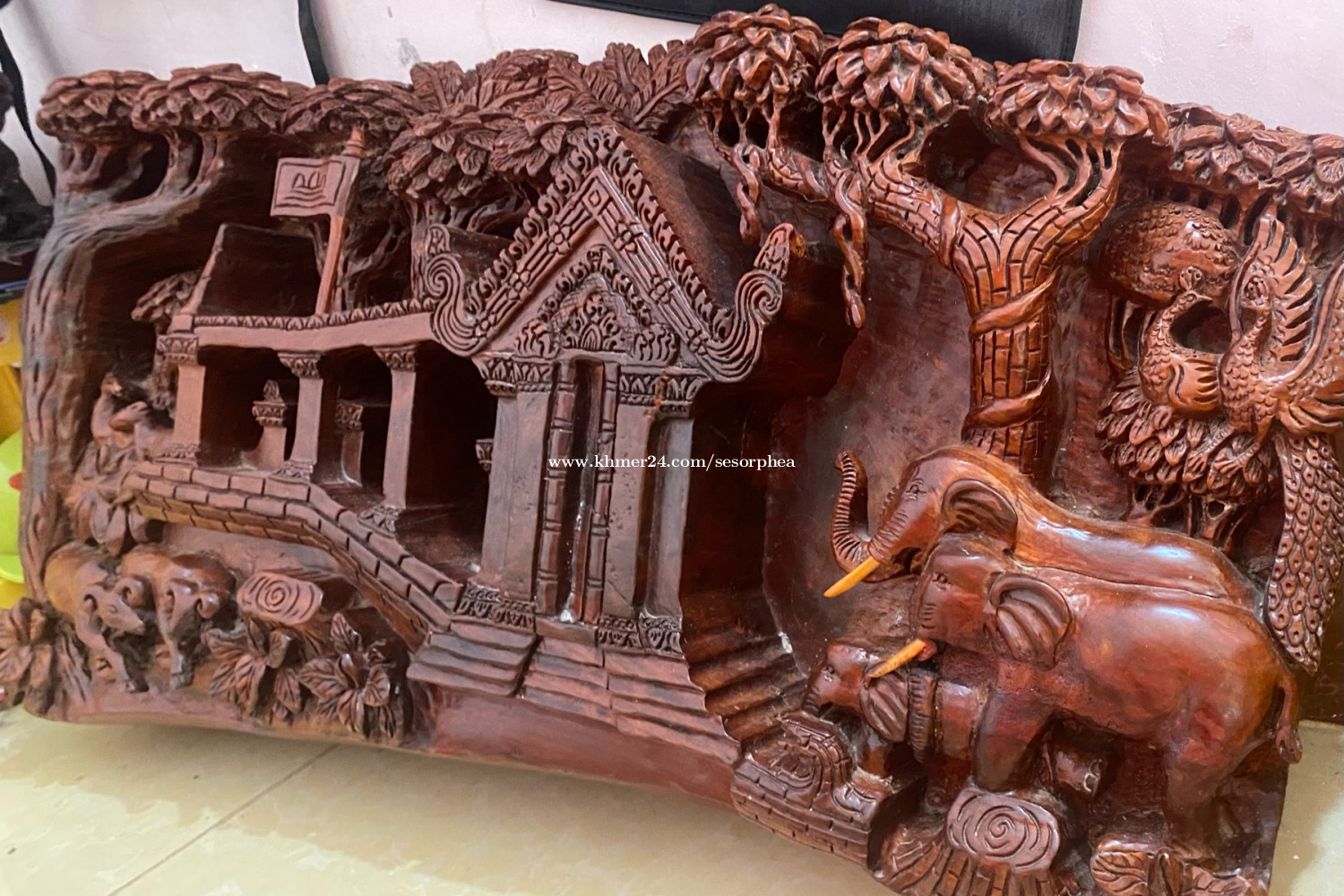 ចម្លាក់គំនូរស្អាត ប្រណិត ប្រភេទឈើធ្នូង price $150.00 in Boeng Kak Muoy, Tuol Kouk, Phnom Penh ...