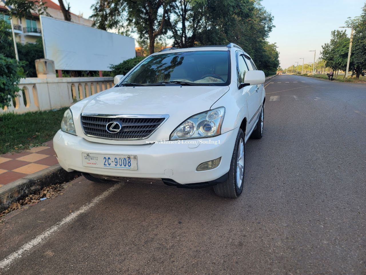 ឡានលក់ Lexus RX 330 ធម្មតា ប៉ុង២ ប្រភេទឡានស្អាត price $18000.00 in Sala ...