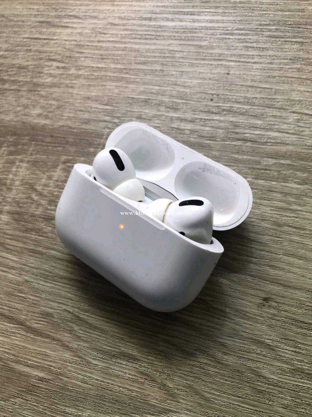 ipod air pro original price $90.00 in Boeng Trabaek, Chamkar Mon, Phnom ...