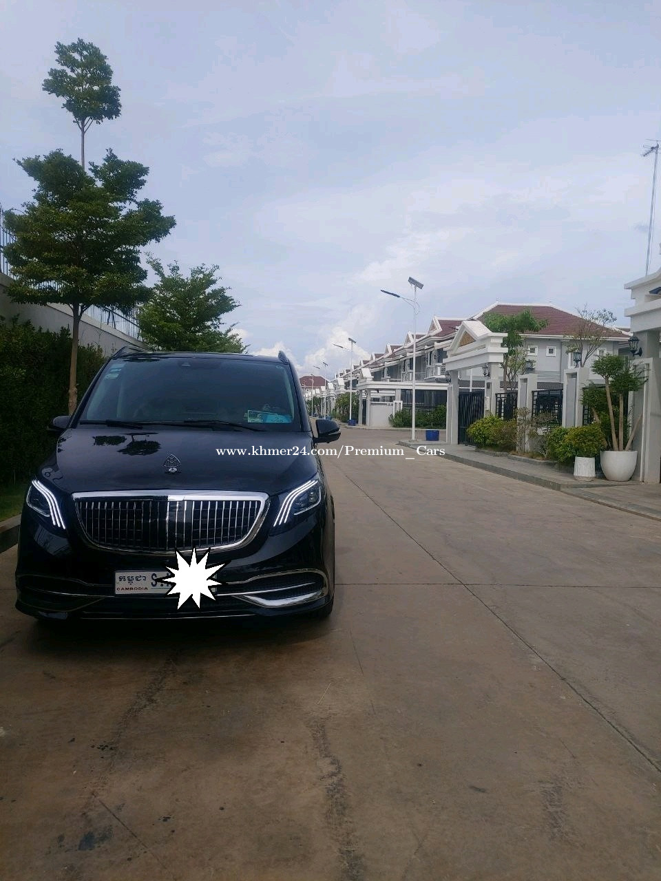 Mercedes Benz Van l VIP Seats l VIP Wall price $58000.00 in Tonle Basak ...