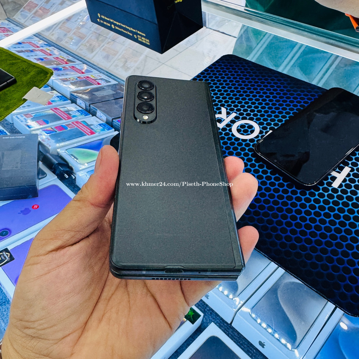 Zfold3 ខូនអេក្រង់ក្នុង ក្រៅ price $90.00 in Phsar Depou Pir, Tuol Kouk, Phnom Penh, Cambodia ...