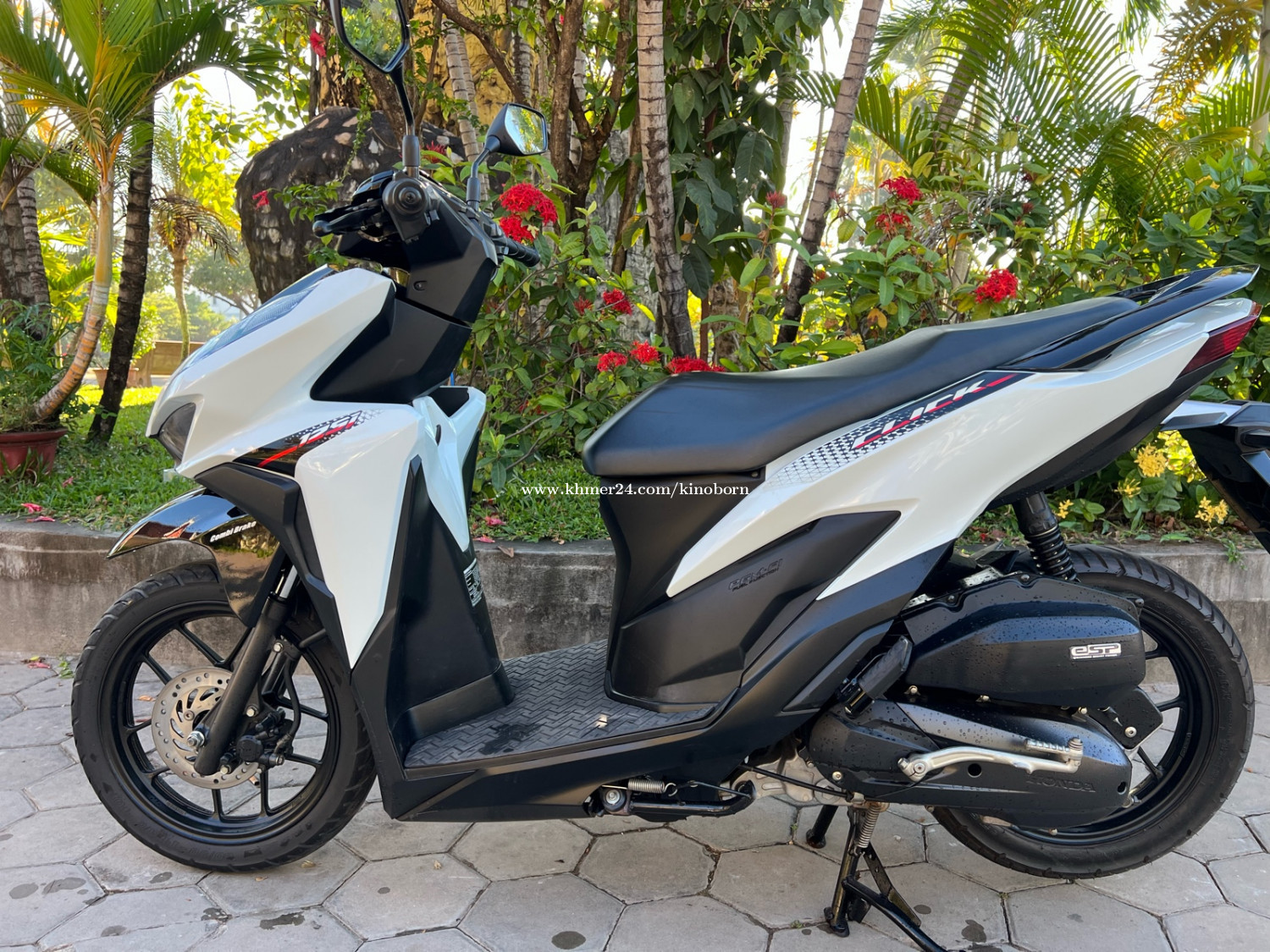 Honda Click 021 ទិញដាច់ រំលោះ ឬ វៃដូរបាន price $1880.00 in Svay Dangkum ...