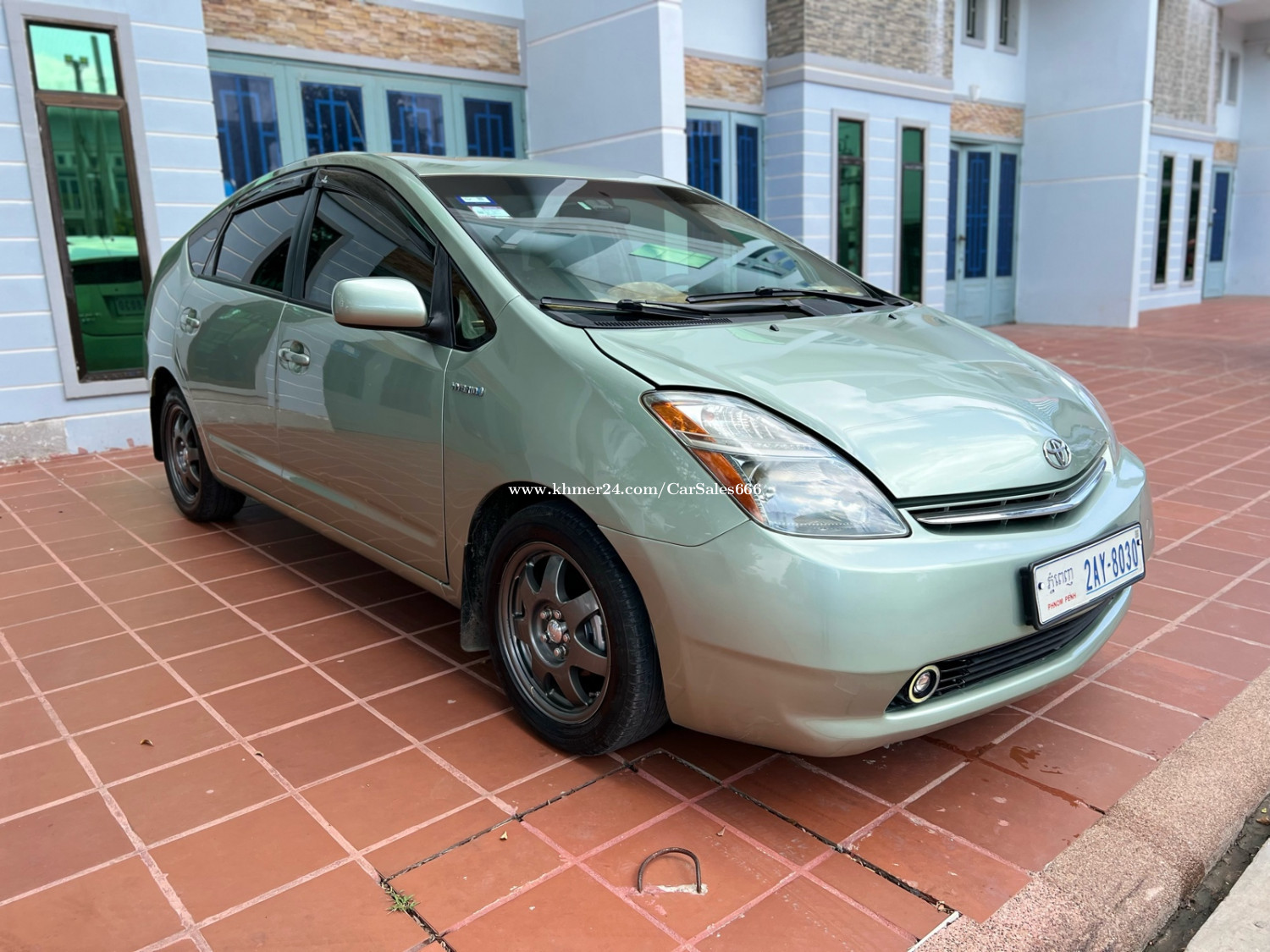 Toyota Prius 06 half full option ពណ៌បៃតងខ្ចី price $9800.00 in Stueng ...