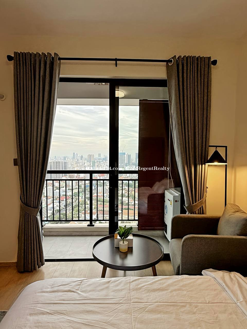 Modern studio room for rent price $550.00 in Boeng Trabaek, Chamkar Mon ...