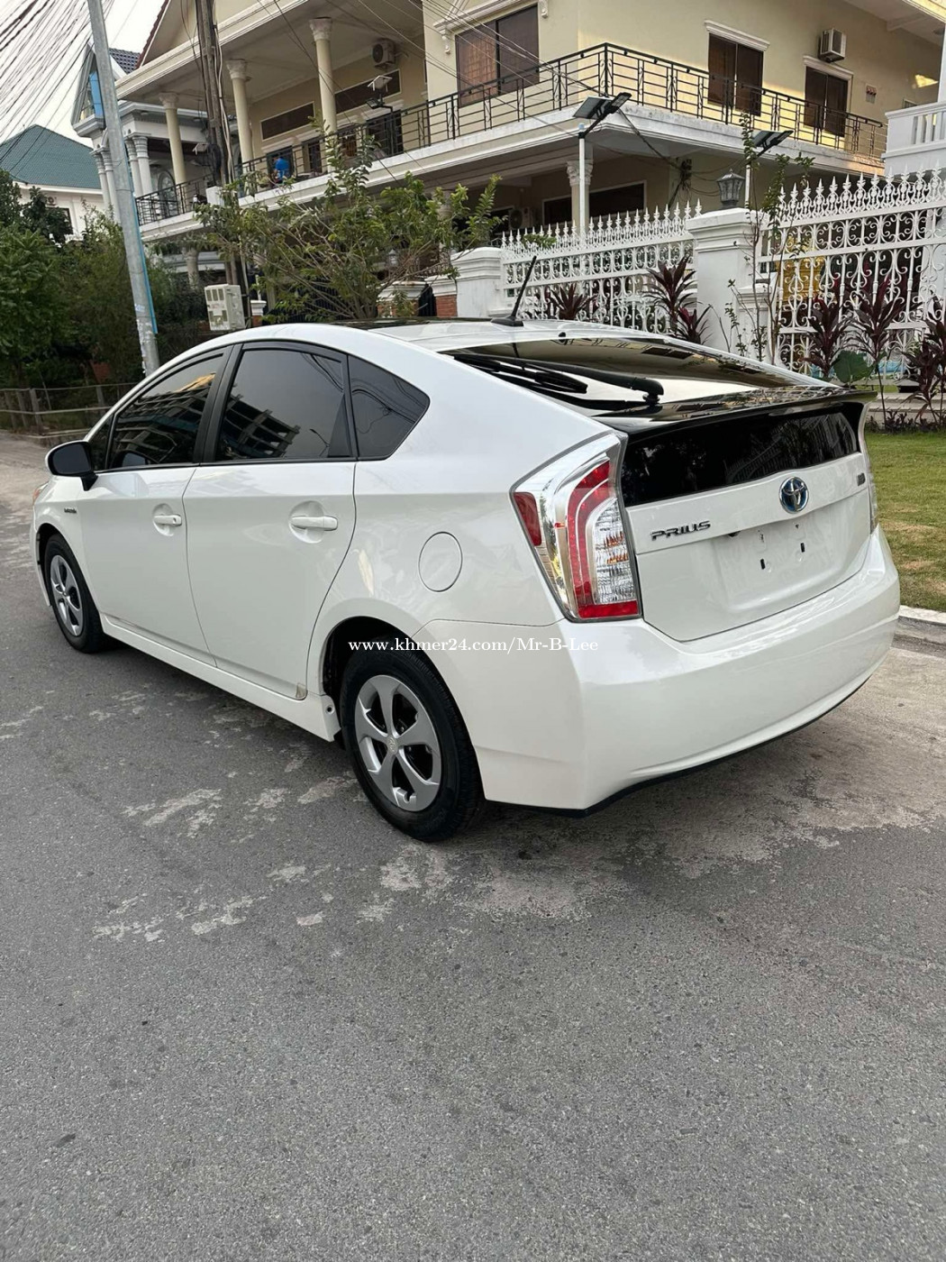 Toyota Prius 012 deluxe Sola price $21500.00 in Tuol Sangkae 1, Ruessei ...