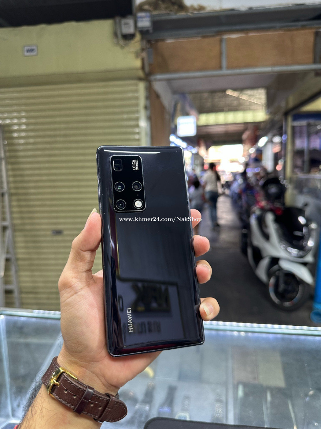 ត្រូវការទិញម៉ាសុីនHuawei MateX2 china verion ក៏បាន global ក៏បាន price $30.00 in Tuek L'ak Bei ...