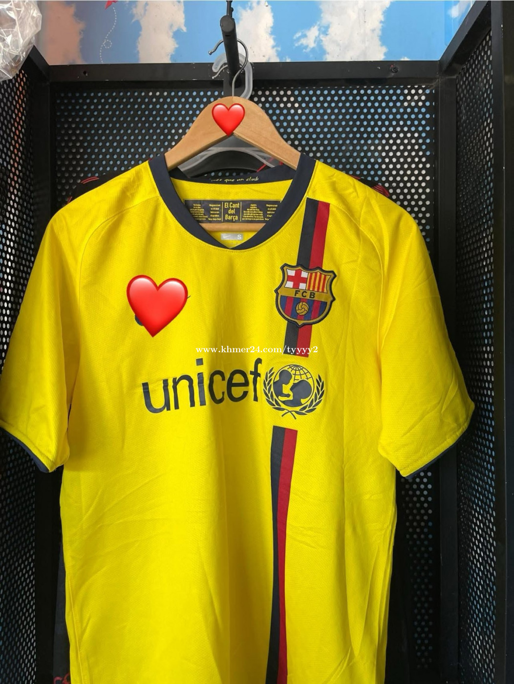 FC BARCELONA 08/09 AWAY KIT price $30.00 in Stueng Traeng, Krong Stueng ...