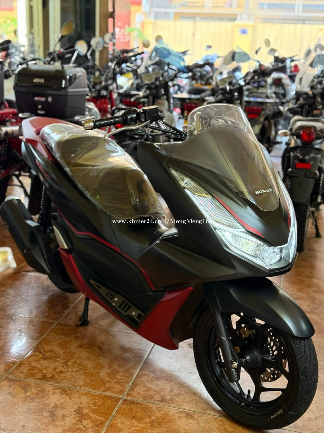 Honda PCx 160cc ABS 2022 black Edition price $3350.00 in Stueng Mean ...