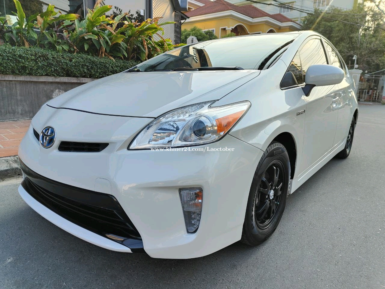 Prius 015 options 3 អេក្រង់ធំ ខាងក្នុងខ្មៅស សំបុកឃ្មុំហ្សុីន ...