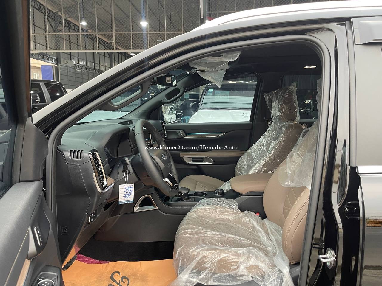 Ford Everest Titanium 2024 ក្រដាសពន្ធ price $68800.00 in Tuol Sangkae 2, Ruessei Kaev, Phnom ...