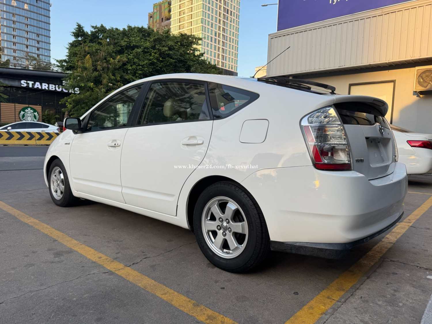 Toyota Prius 06 full no map price $12500.00 in Boeng Keng Kang Muoy ...