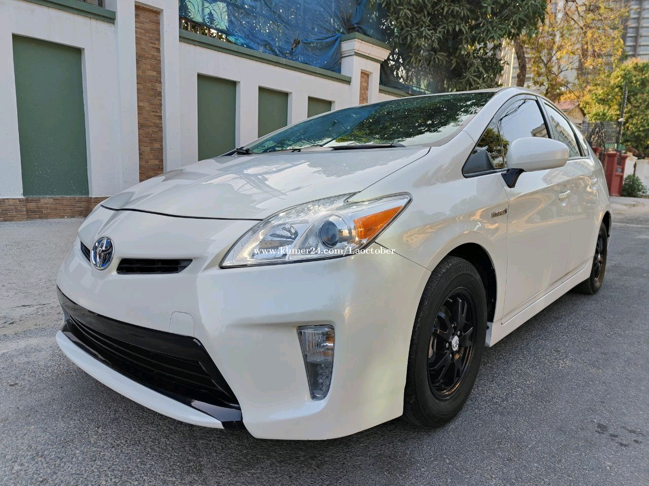 Prius 015 options 3 អេក្រង់ធំ សំបុកឃ្មុំហ្សុីន ក្រដាសពន្ធ price $20500. ...