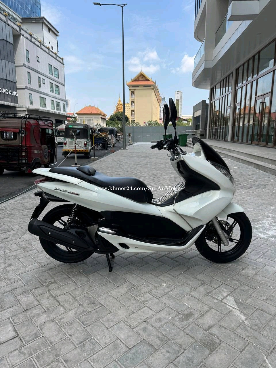 Honda pcx 2013 price $920.00 in Boeng Prolit, Prampir Meakkakra, Phnom ...
