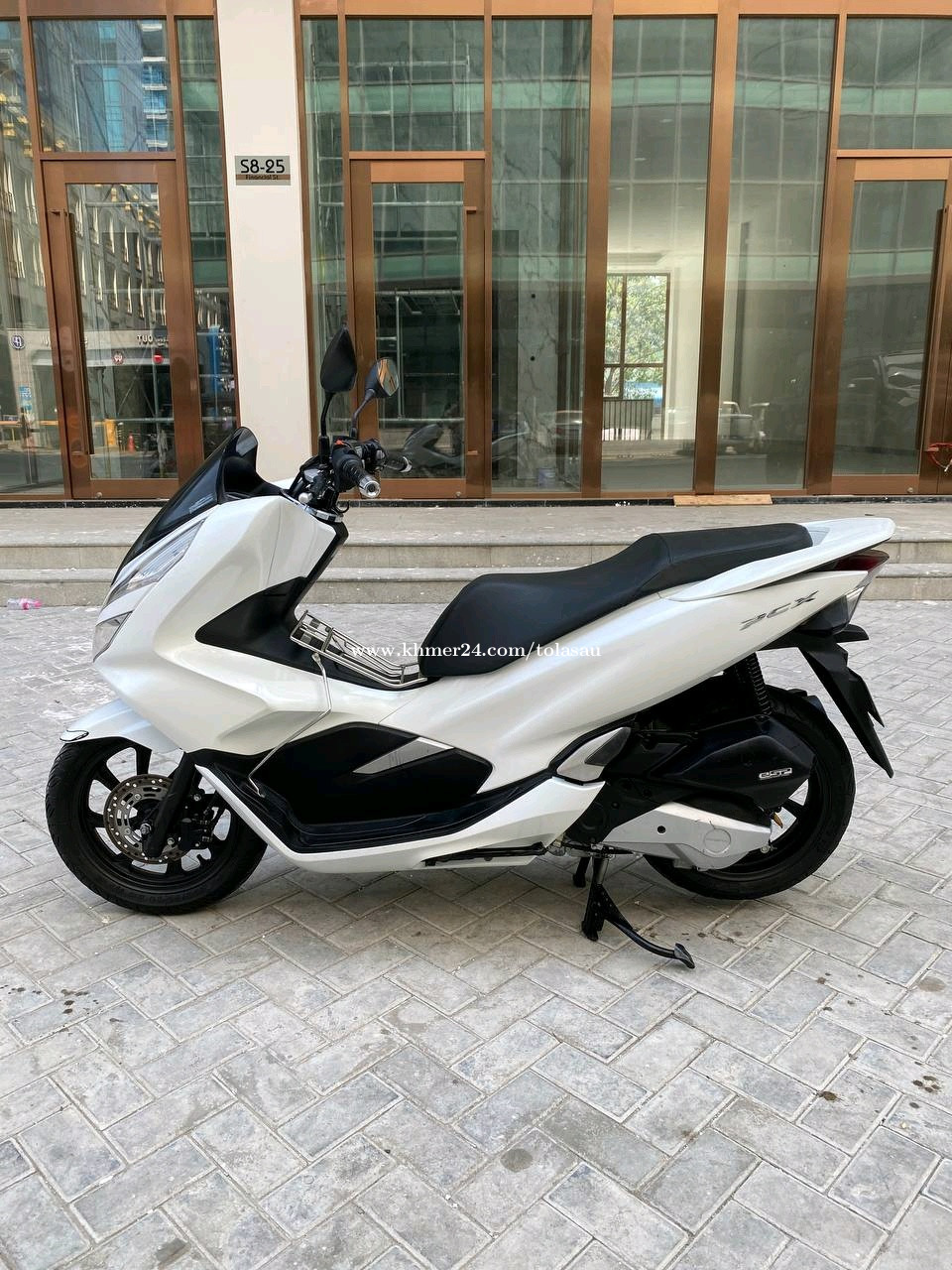 Honda pcx 2019 Japan 125cc price $2190.00 in Boeng Prolit, Prampir Meakkakra, Phnom Penh ...