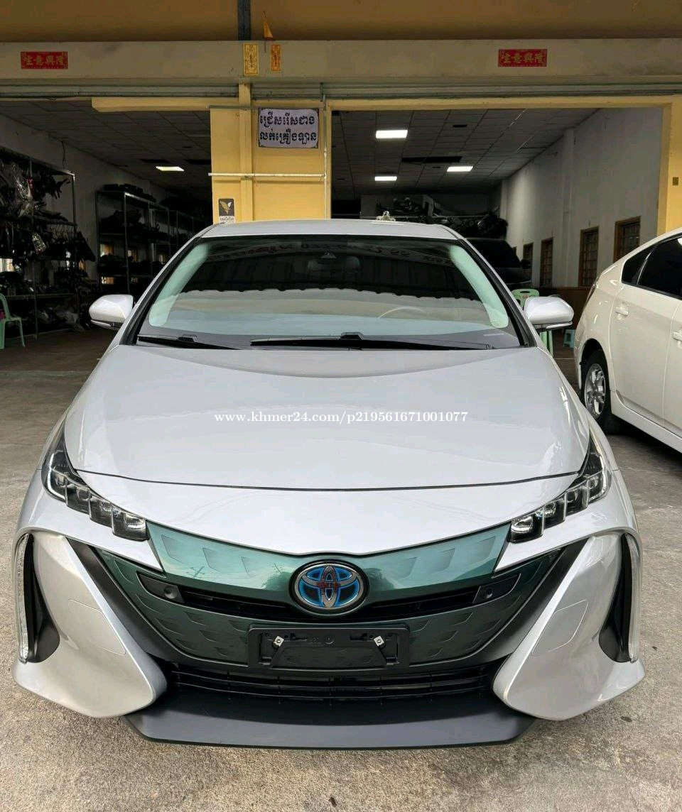 Toyota Prius Prime Plug In 2017 Full ពណ៍ទឹកប្រាក់ មានមុខងារ2 អគ្គីសនី ...