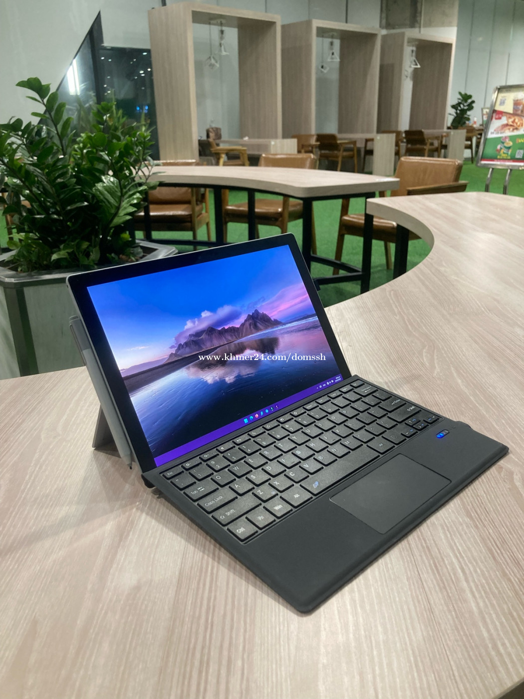 Surface Pro price $240.00 in Tonle Basak, Chamkar Mon, Phnom Penh, Cambodia - dom. ssh | Khmer24.com