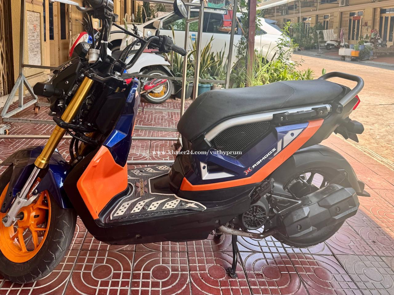 Honda zoomer-X blue color price $750.00 in Veal Sbov, Chbar Ampov ...