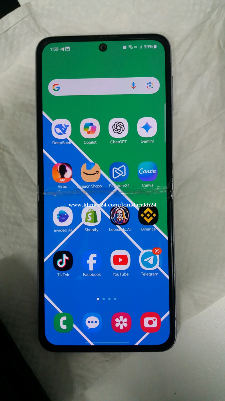 Samsung Galaxy Z Flip 3 256G Korea price $30.00 in Boeng Kak Muoy, Tuol Kouk, Phnom Penh ...