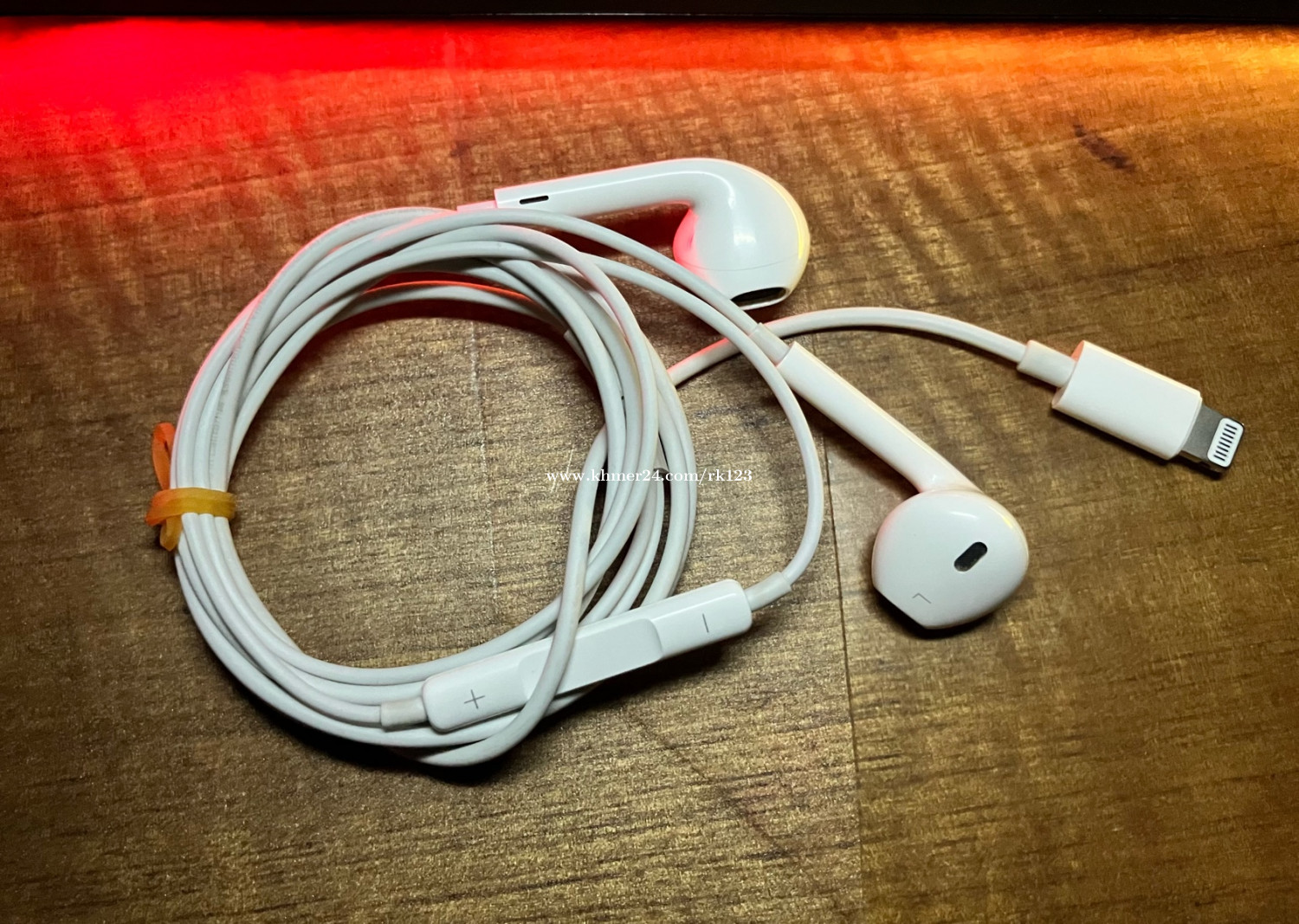 Original Lightning Headset price $15.00 in Siem Reab, Krong Siem Reab ...