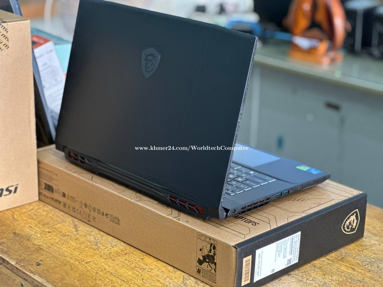 MSI Katana 17HX B14WFK i7-14650HX 32G M2 1TB RTX5060 8GB 17.3" 2K ...