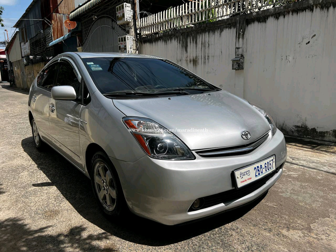 Toyota Prius 08 full option price $11700.00 in Chaom Chau 2, Por ...