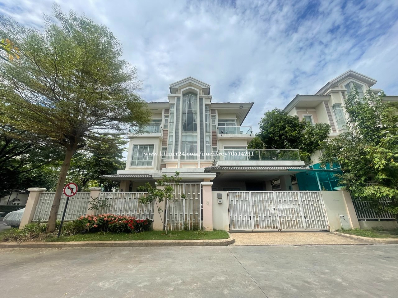 Queen Corner Villa for Rent, Borey Chip Mong, Sen Sok Aeon2 price $4200.00 in Khmuonh, Saensokh ...
