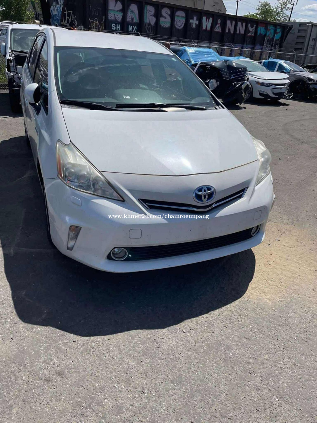 Toyota PriusV Option 5 ប្រភេទទ្បានDealer price $18500.00 in Dangkao ...