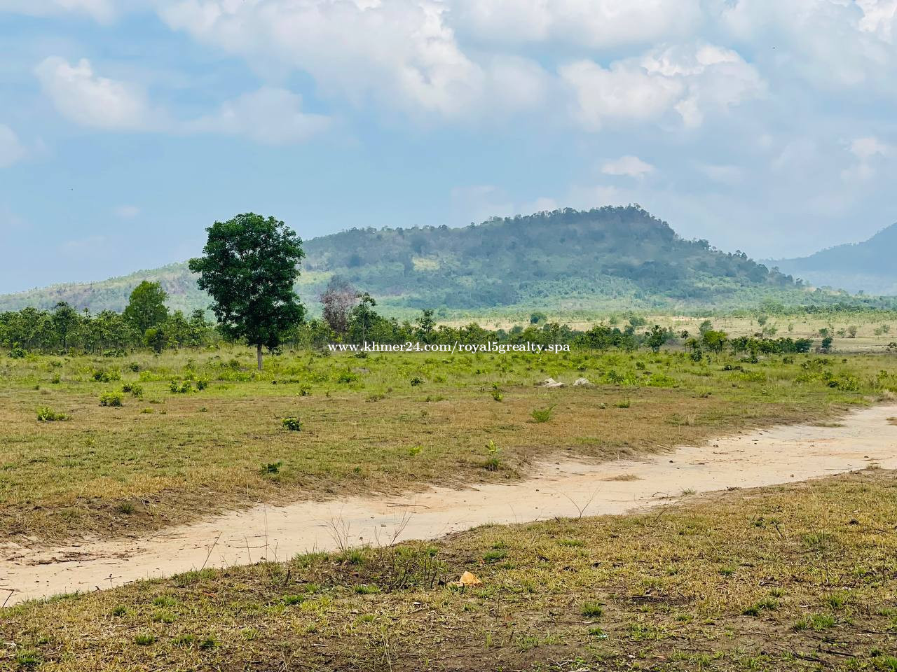 Land for Sale Along National Road 4 – Prime Strategic Location! 🛣📍 ...