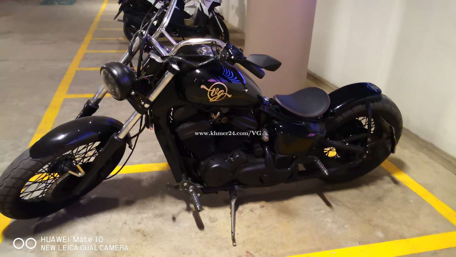 Classic motorcycle 400cc price $2185 in Nirouth, Chbar Ampov, Phnom ...