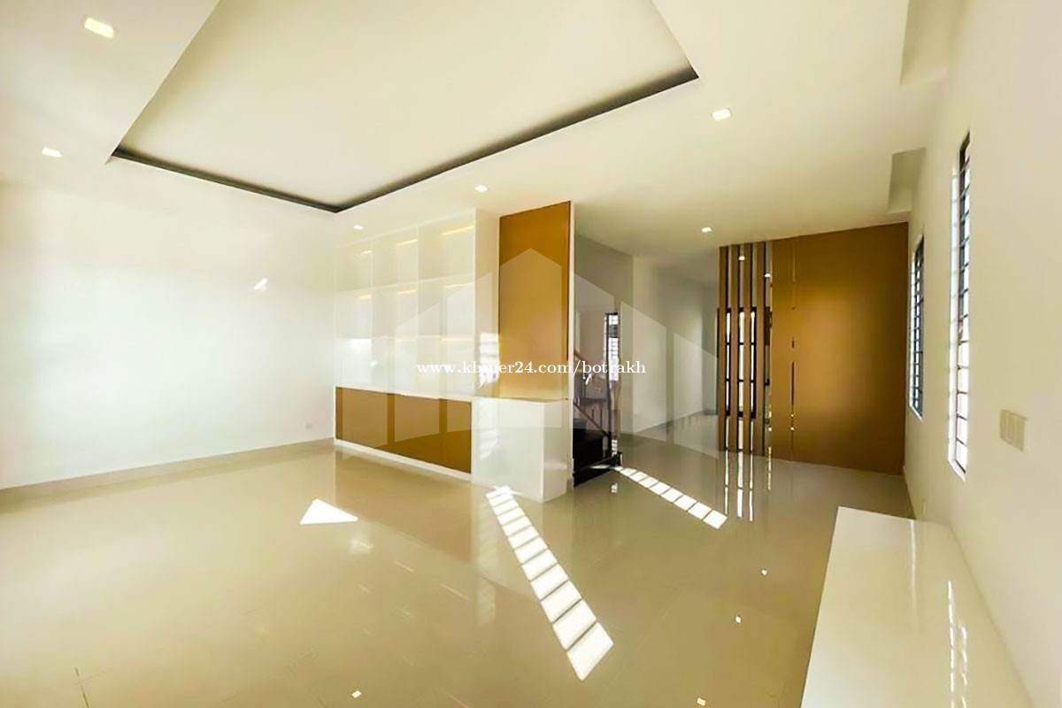 Corner Twin Villa for Sale in Borey The Flora 6A price $150000.00 in Preaek Lieb, Chrouy Changva ...