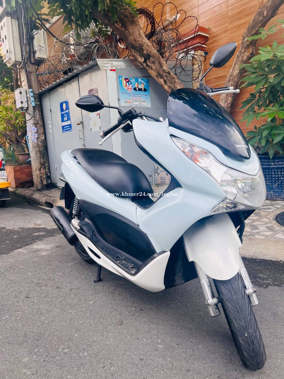 Honda PCX,150cc,2013,from Japan 🇯🇵 Have ID cards 🪪 price $990.00 in Tuol Tumpung Muoy, Chamkar ...