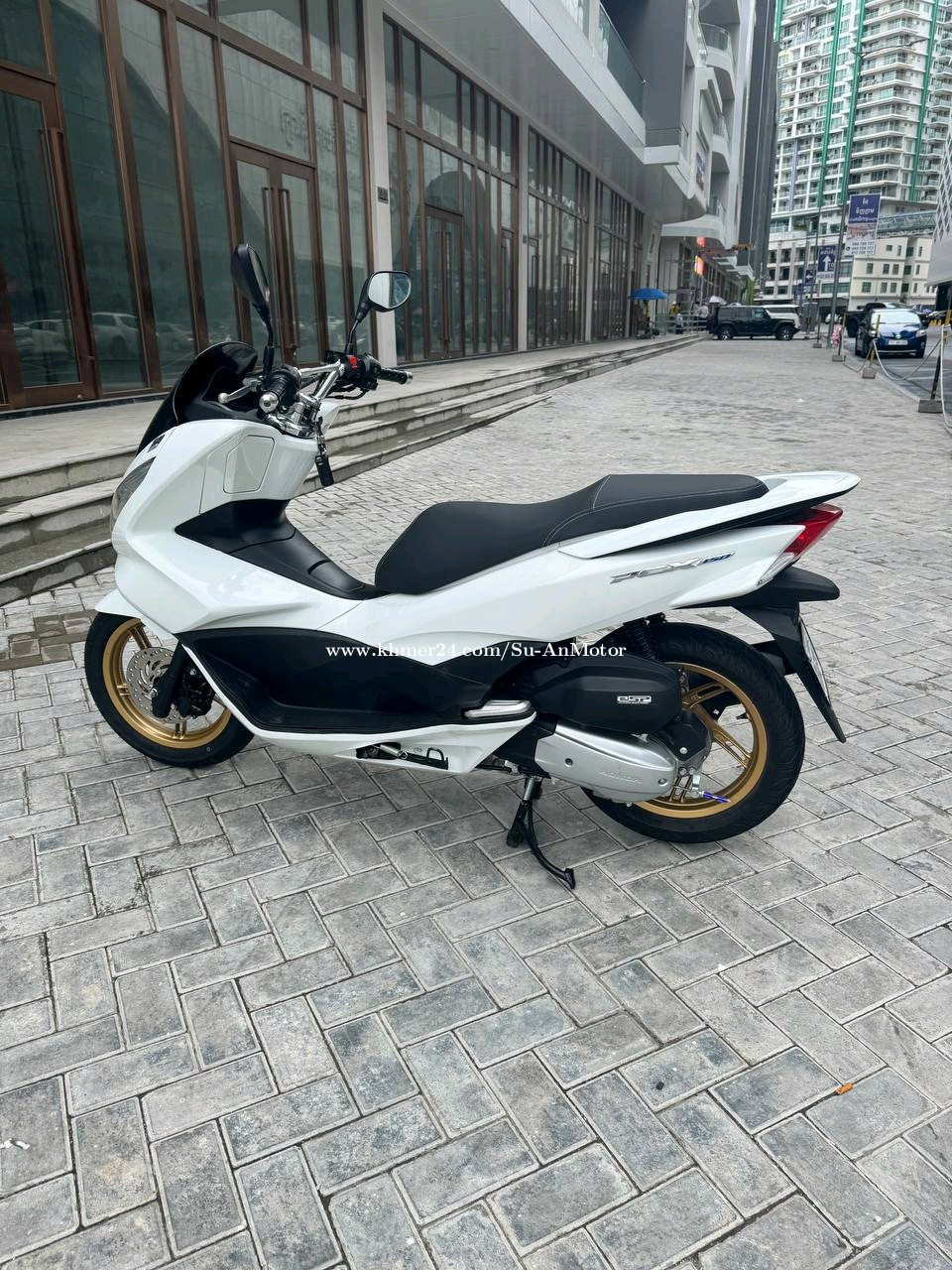 Honda pcx 2017 price $1490.00 in Boeng Prolit, Prampir Meakkakra, Phnom ...