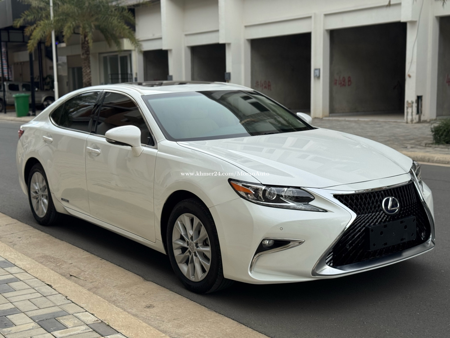 Lexus Es300h Hybrid Full Premium package 🏅2013 price $29999 in Kakab 1, Por Senchey, Phnom Penh ...