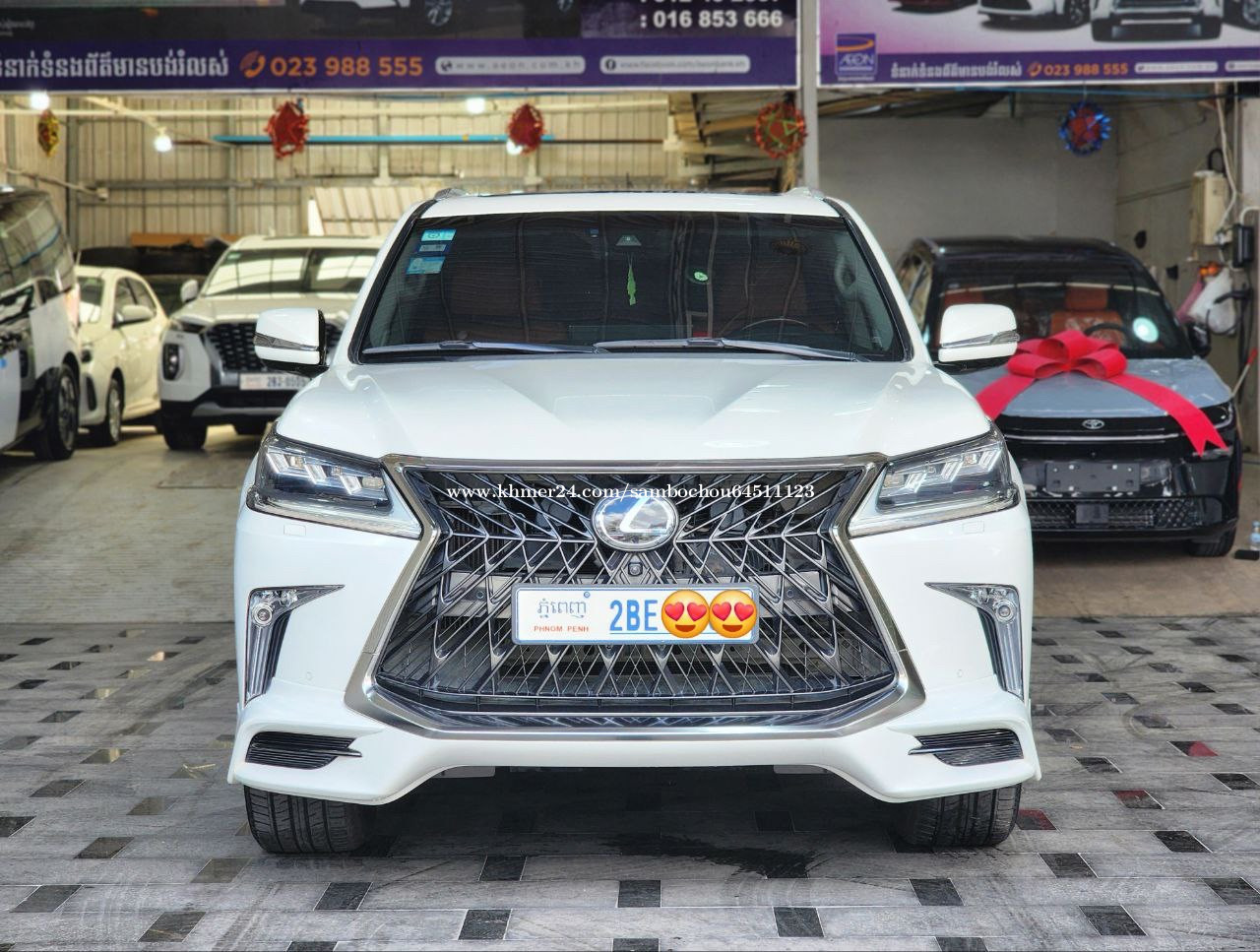 LEXUS LX570 FULL OPTION Arab 2018 price $127000.00 in Boeng Kak Muoy ...