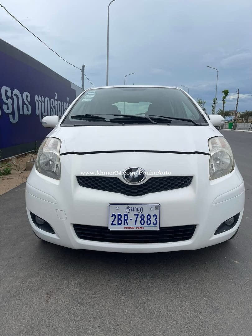 Toyota Vitz year 2008 white color price $7300.00 in Chak Angrae Kraom ...