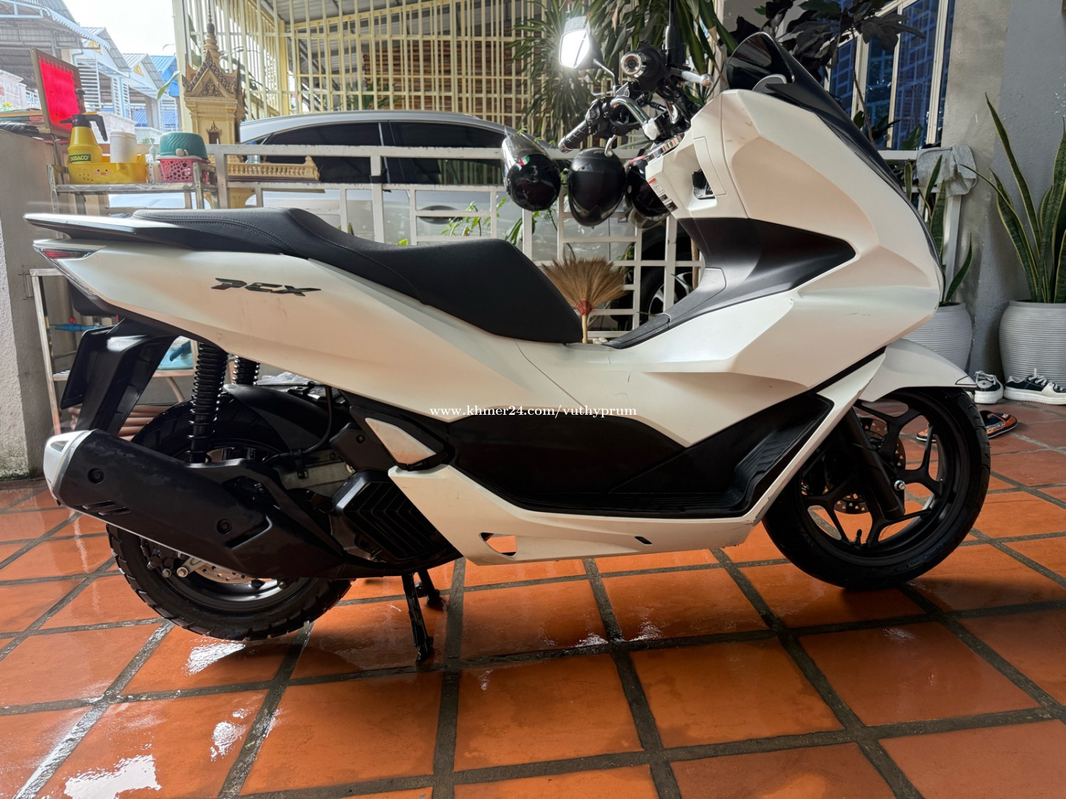 Honda PCX 125cc wite color 2022 price $2950.00 in Veal Sbov, Chbar ...