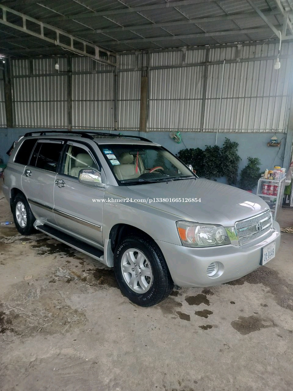 Toyota Highlander 03 price $12000.00 in Preaek Aeng, Chbar Ampov, Phnom ...
