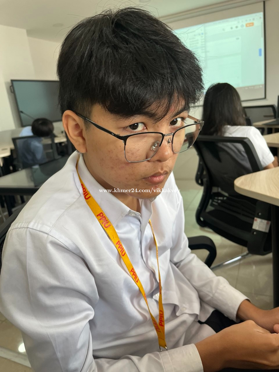 I NEED SOME MONEY SO I SELL MY FRIEND price $9 in Ou Ruessei Bei, Prampir Meakkakra, Phnom Penh ...