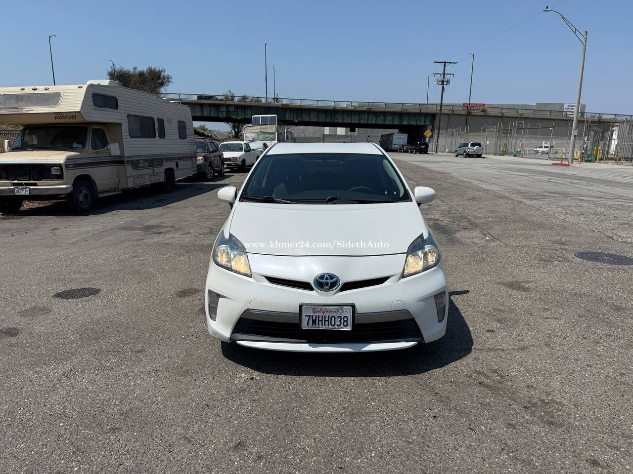 Toyota Prius plug in 014 California price $20800.00 in Chak Angrae ...