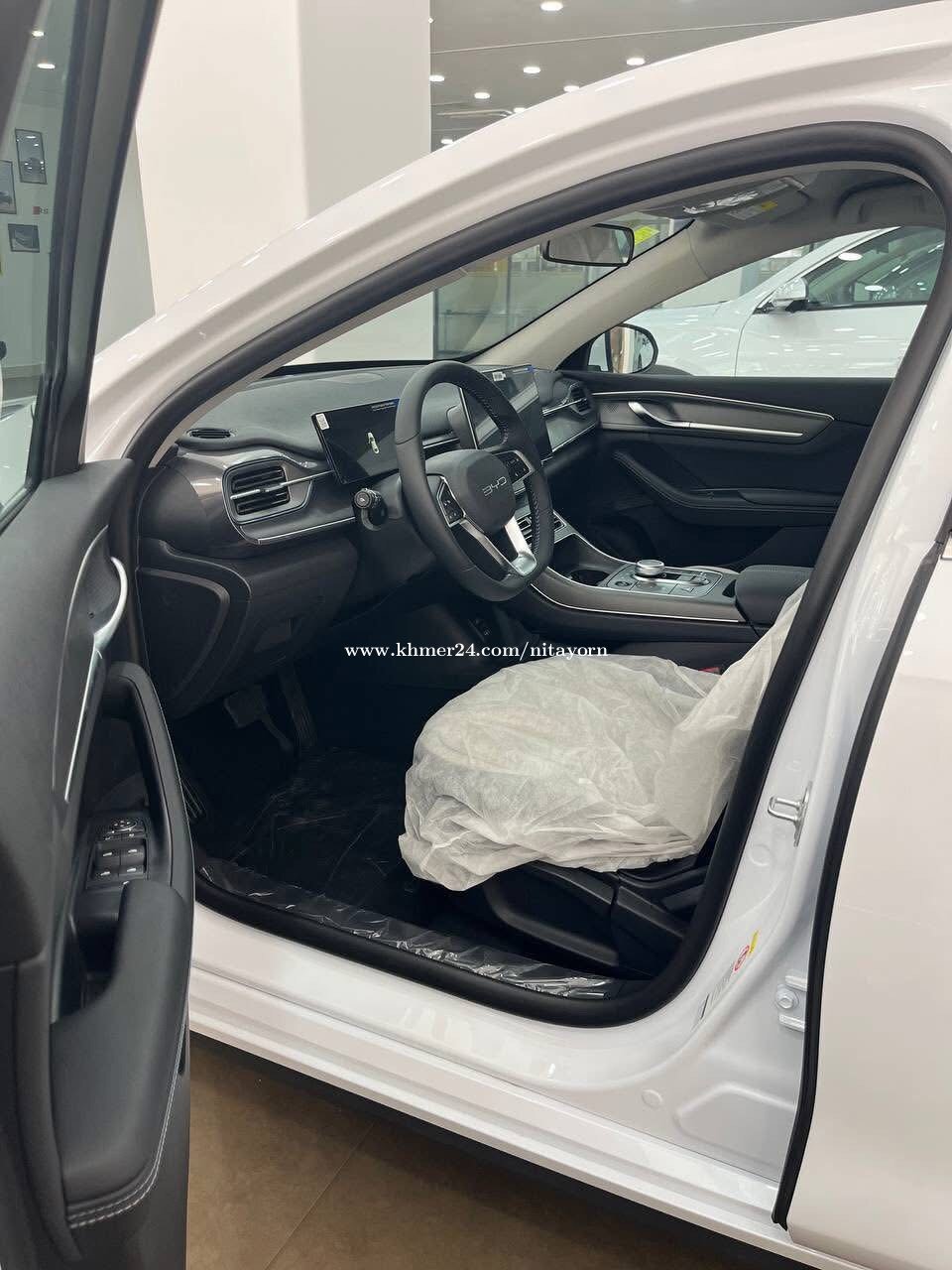 ឡានលក់ price $23800.00 in Phnom Penh Thmei, Saensokh, Phnom Penh, Cambodia - Nita Yorn | Khmer24.com