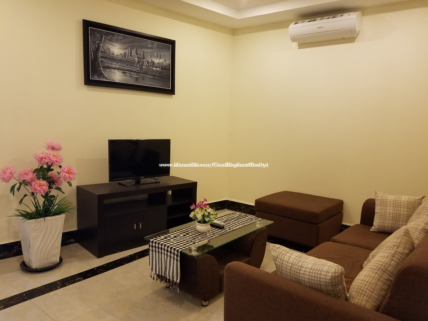 Western 1Bedroom Apartment *elevator near Soyra Mall French Institute price $350.00 in Phsar ...